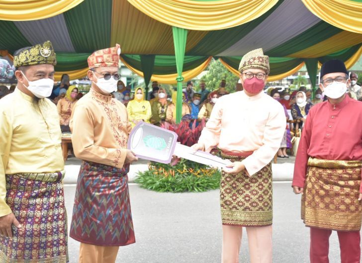 Bank Kalbar Serahkan Mobil Donor Darah di Perayaan HUT Kota Pontianak ...