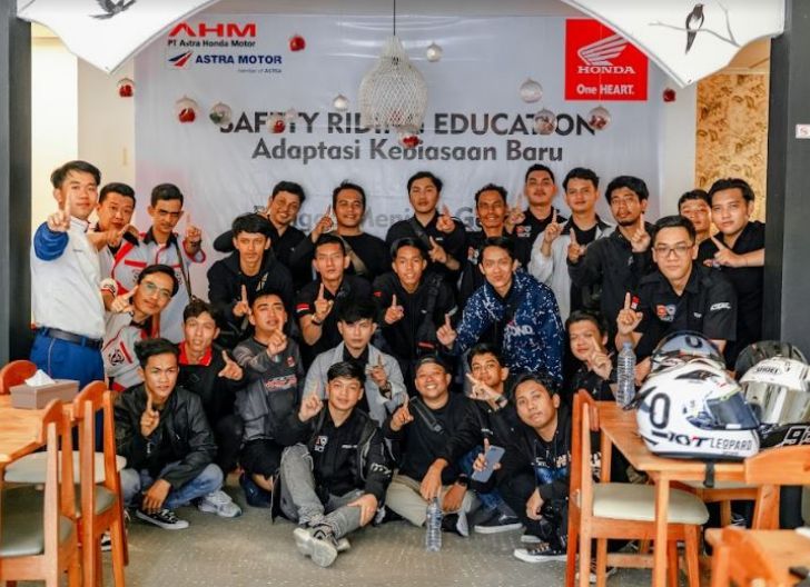 Belajar Safety Riding, Komunitas Honda Semangat Menjadi Generasi #Cari ...