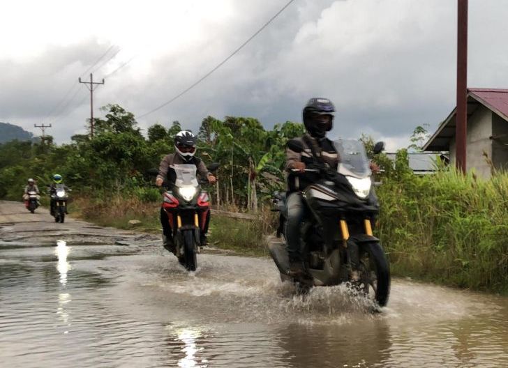 Asyik Dipakai Touring, Ini Spesifikasi Motor Adventure Honda CB150X ...