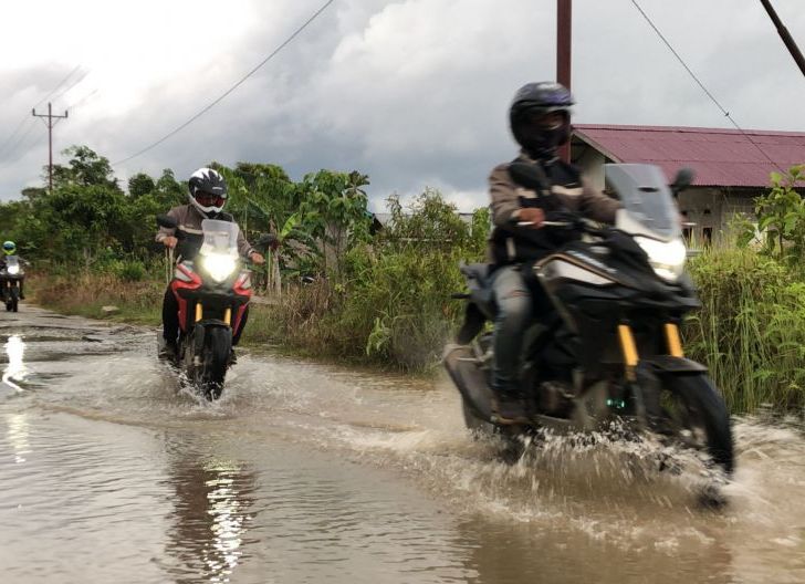 Motor Adventure Honda CB150X yang jadi Buruan Kalangan Profesional Muda ...