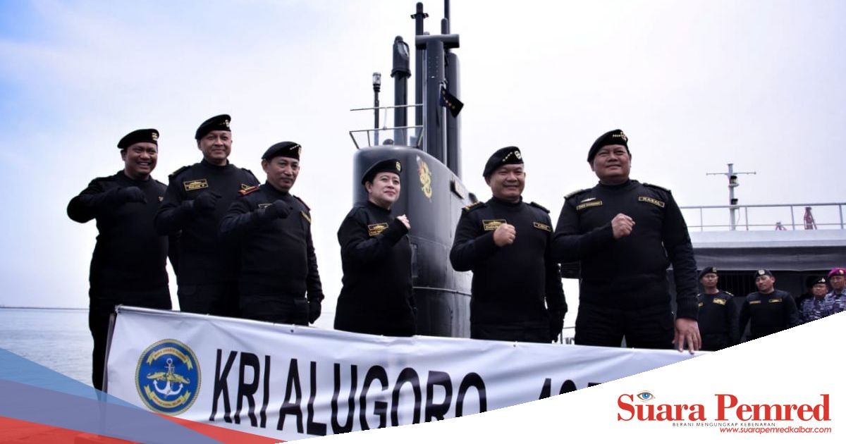 Naik Kapal Selam KRI Alugoro-405, Puan Terima Brevet Kehormatan TNI AL ...
