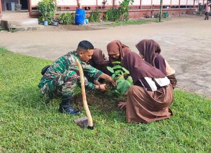 Wujud Cintai Alam, Kodim 1203/Ktp Bersama Tim Menanam Asyik Ketapang ...