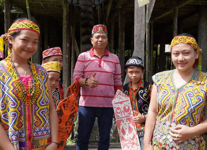 Lasarus Dorong Pemugaran Cagar Budaya Berusia 109 Tahun di Kapuas Hulu ...