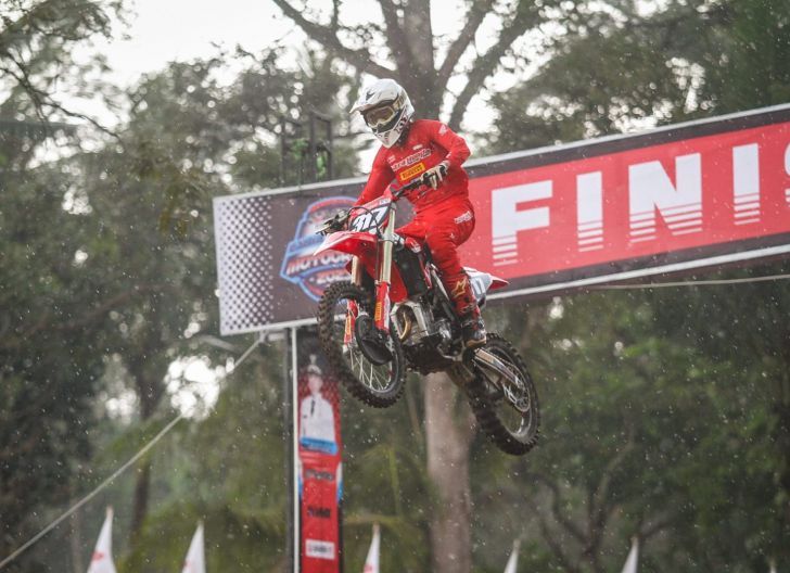 Crosser Astra Honda Tapaki Podium Tertinggi Balap PembukaKejurnas ...
