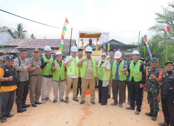 Tiga Jalan Poros Kabupaten Mulai Dikerjakan, Ini Pesan Citra Duani ...