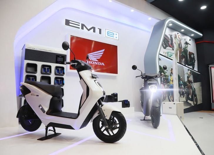 Sepeda Motor Listrik Honda EM1 e: jadi Pusat Perhatian di Arena GIIAS ...