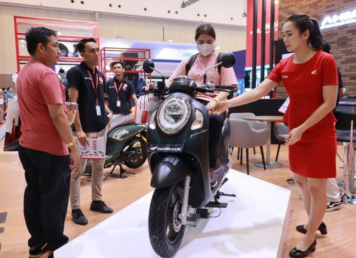 New Honda Scoopy Semakin Unik dan Modern dengan Warna dan Desain Anyar ...