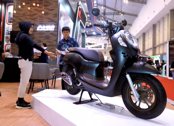 Tampilan Unik dan Warna Baru pada Keseluruhan Desain New Honda Scoopy ...