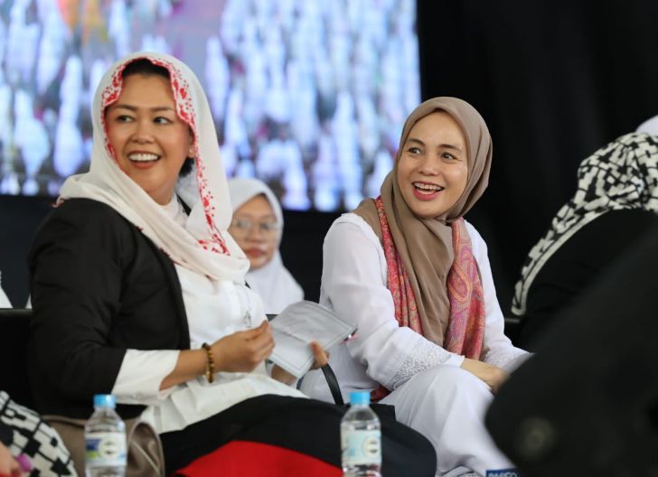 Atikoh Ganjar Istighosah Bareng KH Idris Hamid Pasuruan: Doakan Ganjar ...