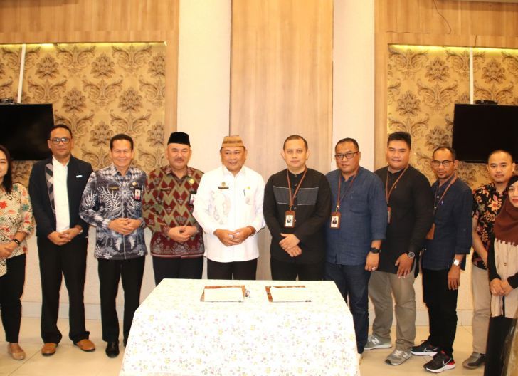 Kemenag Kalbar Teken Perjanjian Kerjasama dengan Bank Kalbar Syariah ...