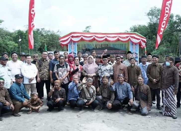 Hapsak Senang Rumah Adat Jawa Mulai Dibangun — Suarapemredkalbar.com