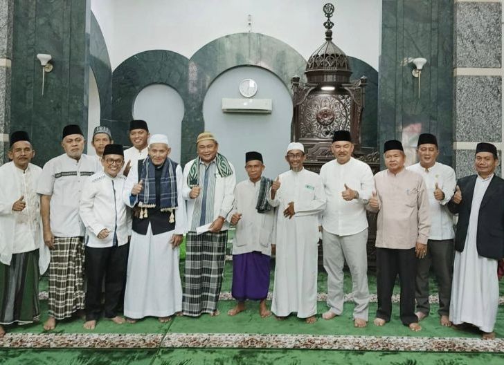 Khatib Jumat di Masjid Raya Kota Singkawang, Kakawanwil Ajak Umat Raih ...