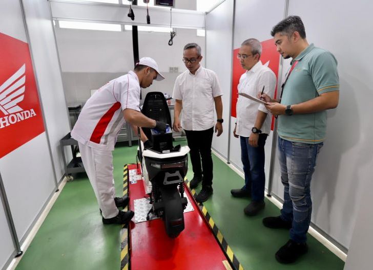 Honda EM1 e: jadi Bahan Astra Honda Motor Technical Skill Contest 2024 ...