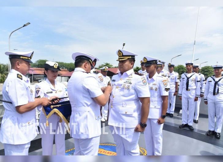 Sertijab Dipimin Dansatrol, Tongkat Komando KRI Sembilang-850 Resmi ...