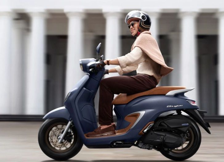 Happy Berkendara Bersama Warna Baru New Honda Stylo 160, Royal Matte ...